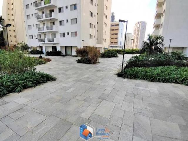 Apto à venda, 78m² com 3 dorms sala com varanda, cozinha e dorms. com armários, Vista deslumbran