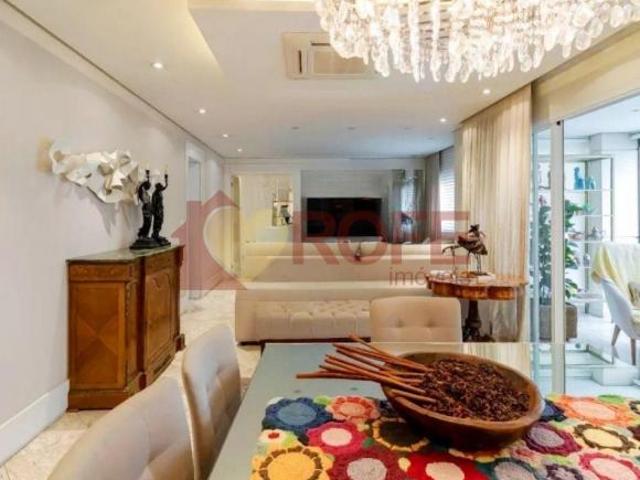 Apto à venda em Condomínio Clube 138m² 3 suítes 3 vagas Reformad