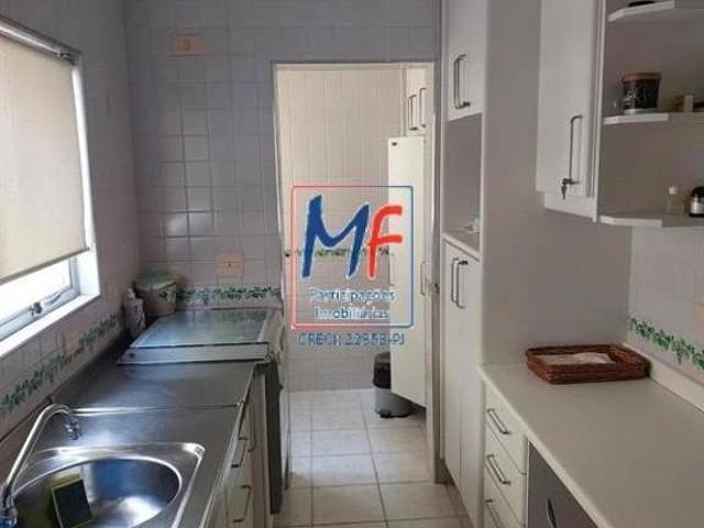 Apto à venda em Enseada, Guarujá/SP, com 2 quartos, sala, cozinha planejada, 1 vaga. Prox. Praia da