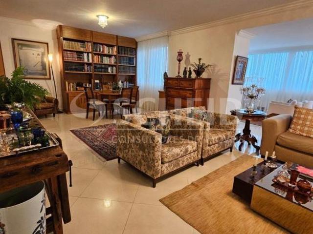 Apto á venda Jd Marajoara 4 suítes vista livre para o Golf Club
