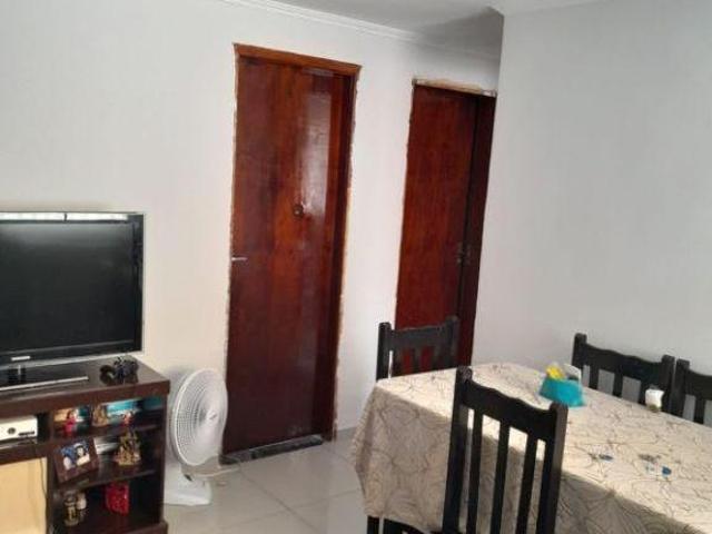 APTO A VENDA NO JD MARILU COM 2 DORM. E VAGA DE GARAGEM