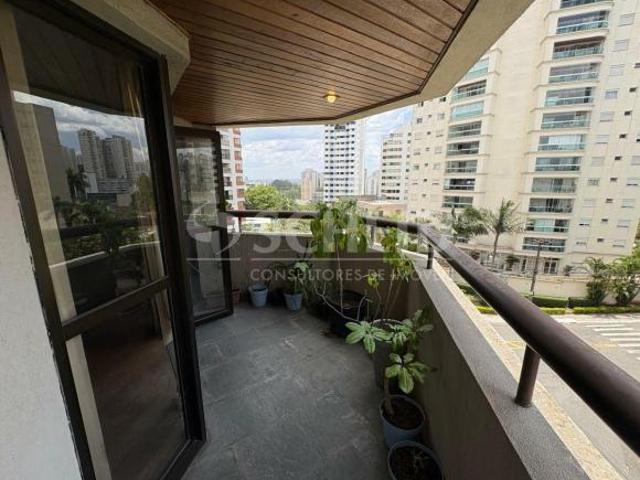 Apto à Venda no Morumbi, 100m², 3 Quartos, 1 suíte, 2 vagas, living amplo e varanda com vista livre