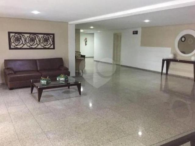 Apto à venda na Moóca 54m² Estuda permuta por sala comercial