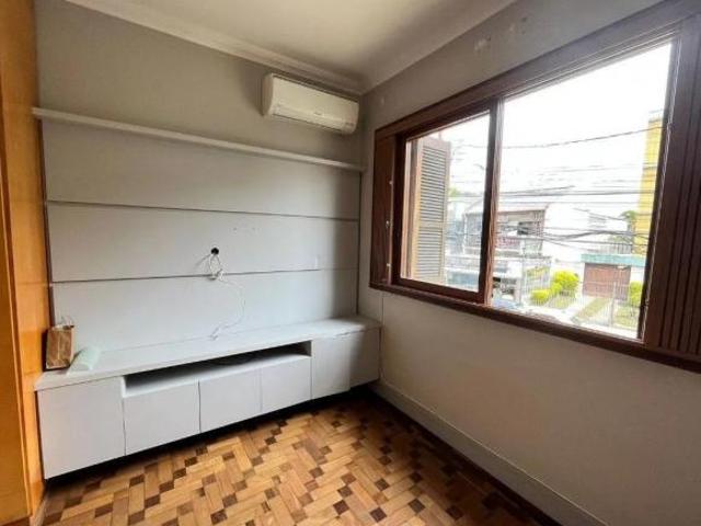 Apto a venda Rio Branco 2 Dormitórios / Proximo ao Hospital de Clinicas