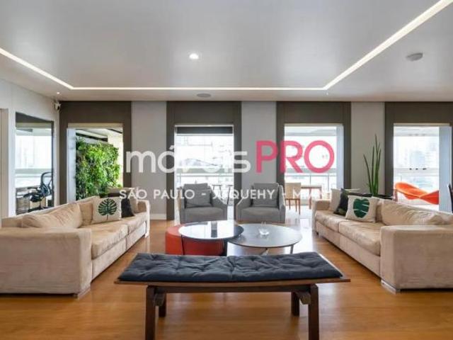Apto alto padrão no Moema de 275m² com 3 suítes e 4 vagas