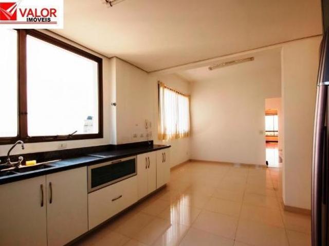 APTO ALTO PADRAO VENDA OU LOCAÇAO Para VENDA OU LOCAÇAO com 4 amplas suites, closet, 424 m2 de