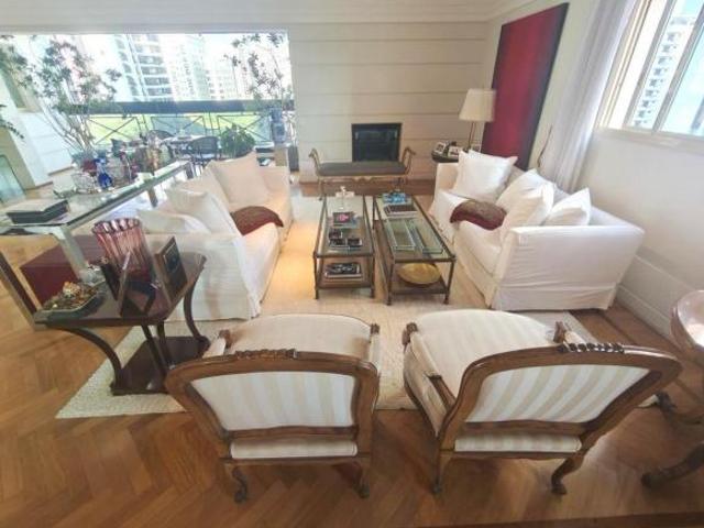 Apto Altíssimo Padrão 360m2, 4 suítes, Varanda Gourmet, 5 vagas no Campo Belo, SP