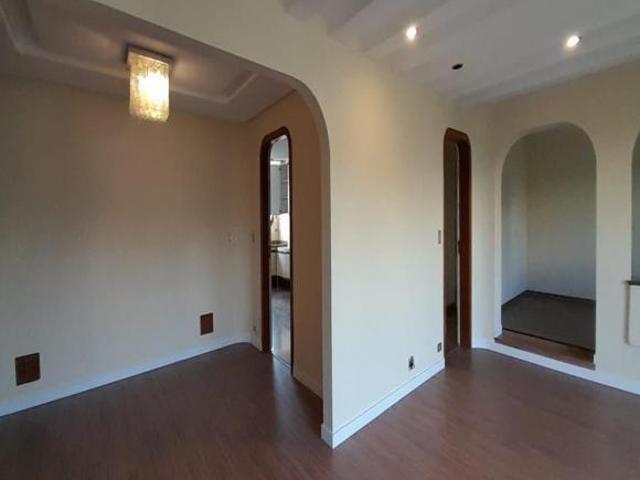 Apto amplo com 165 m², sacada