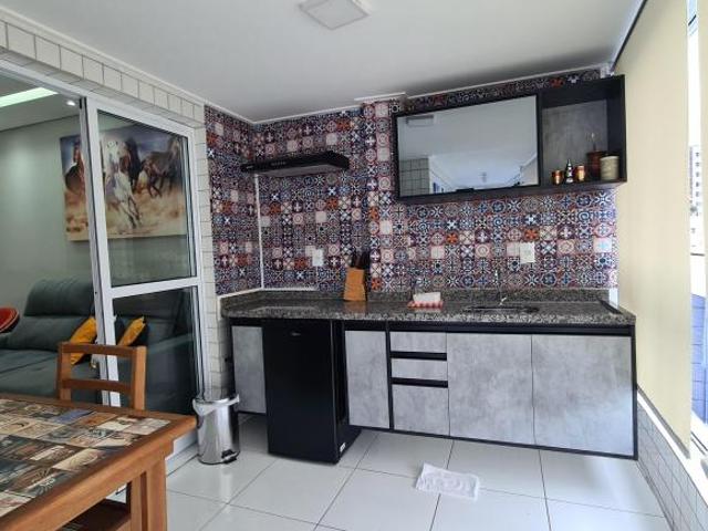 Apto c/ 2 Quartos 1 suite, sacada gourmet e planejados Aviação, Praia Grande