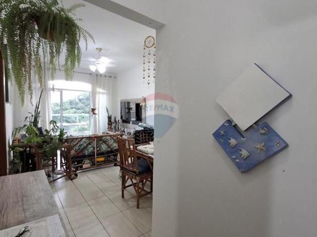 Apto c/ Suíte, closet e Escritório a 700m da Praia do Tombo
