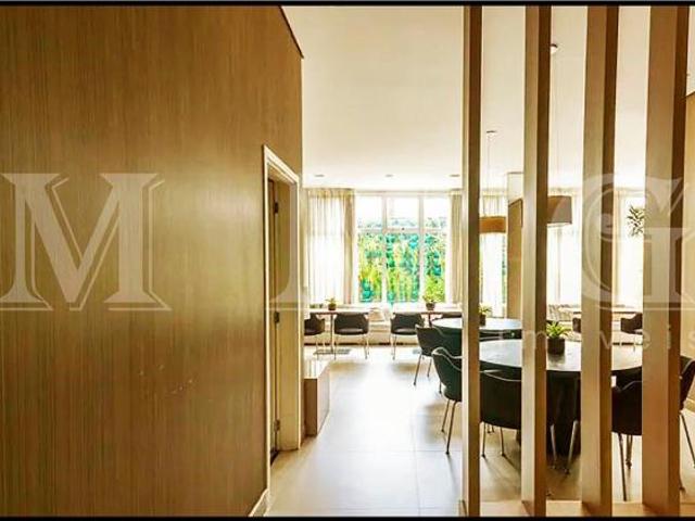APTO C/ PISO LAMINADO E ARMS