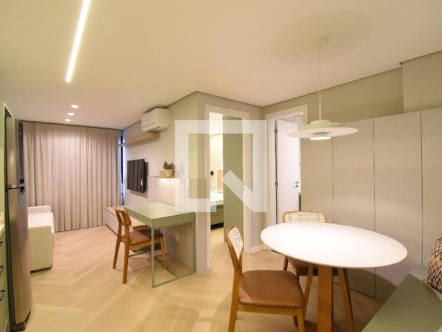 Apto, Centro, 1 Quarto, 33 m2 Curitiba