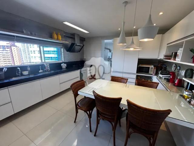 Apto com 4 suítes + DCE 230m²