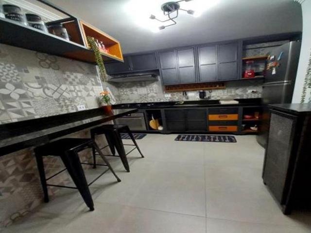 Apto com 65 metros, 2 dorms, 1 vaga