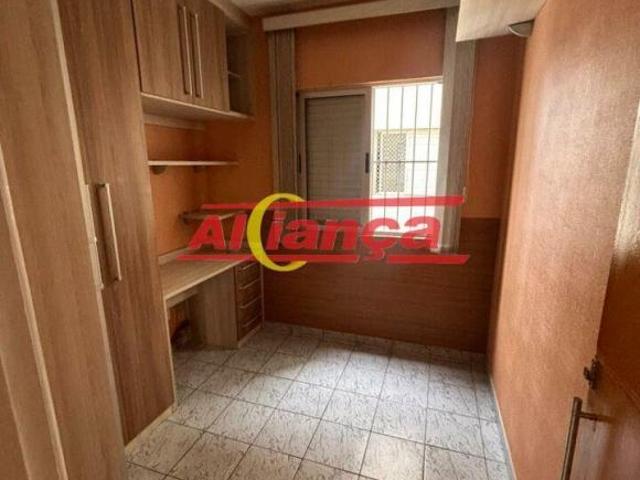 Apto com 74 metros, 03 dorm, 02 banheiros, planejados, 02 vagas
