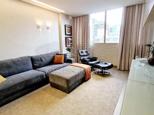 Apto com 131 m² | 2 suítes | Totalmente reformado, com design moderno e versátil