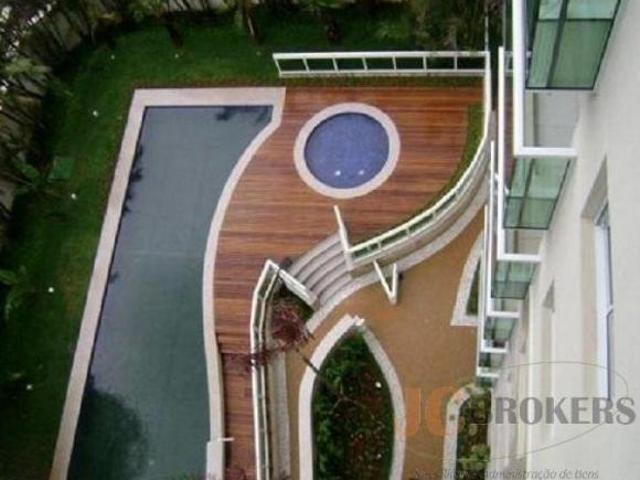 Apto com 204 m² de área útil, 4 dormitórios sendo 2 suítes, escritório, 3 vagas de garagem