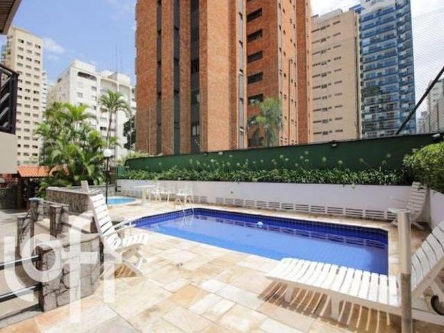Apto com 205m², sala, 3 suítes, 3 vagas