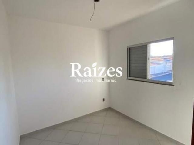 APTO COM 2/4 NO JARDIM HOLANDA