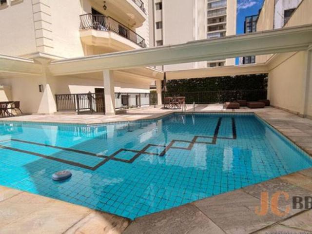 Apto com 257m², 4 suítes, 4 vagas