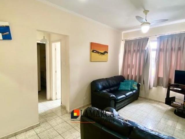 Apto. com 2 dts. no Guaruja a venda