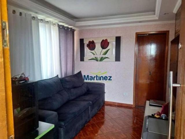Apto com 2 dormitorios com armarios planejados, sala 2 ambientes, 1 vaga fixa coberta,wc