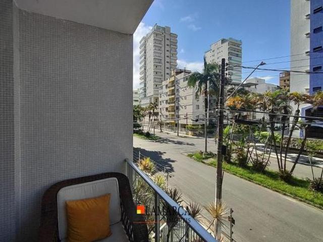 Apto. com 3 dts. no Guaruja a venda