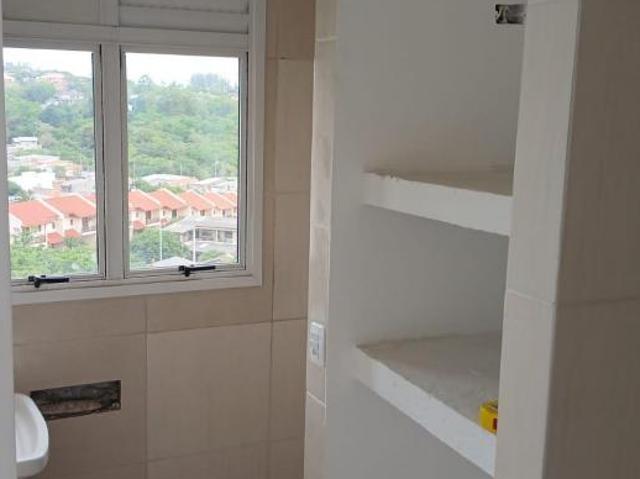 Apto com 3 dormitórios suíte e box coberto nunca habitado e reformado