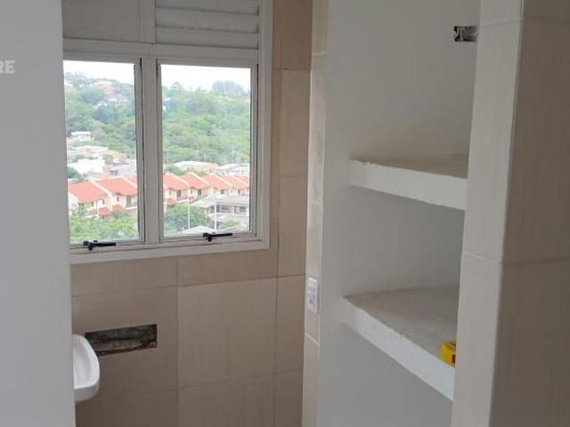 Apto com 3 dormitórios suíte e box coberto nunca habitado e reformado