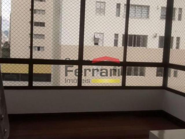 APTO COM ÓTIMA LOCALIZAÇÃO. COM 198M2 ÁREA ÚTIL, 04 GARAGENS, E DEPÓSITO.