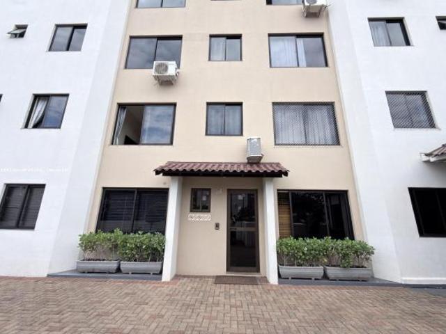 Apto com Suíte + 2Qtos e 2 vagas no Country por R$ 360 mil