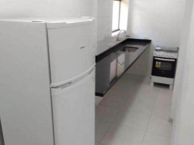 Apto cond Ed. Maison Tuilleries, 3 dorms, bela sacada, embutidos, bem conservado