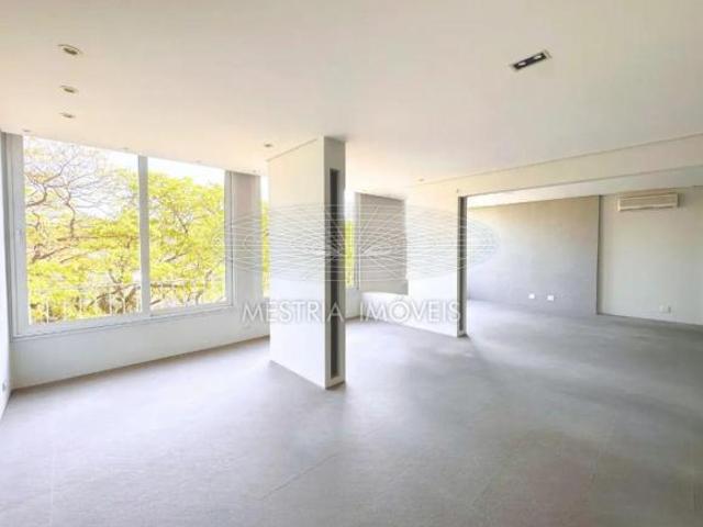 Apto contemporâneo e elegante, com 227 m² de área bem distribuída | Localização TOP !