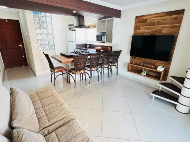 Apto Duplex com 02 dormitórios Praia do Mariscal Cód. 024