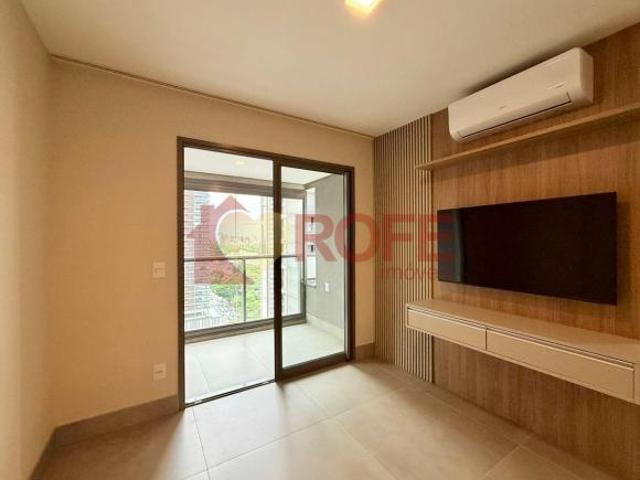 Apto de alto padrão à venda em Moema ao lado do Parque Ibirapuera 41m² 1 dorm 1 vaga semimobiliado