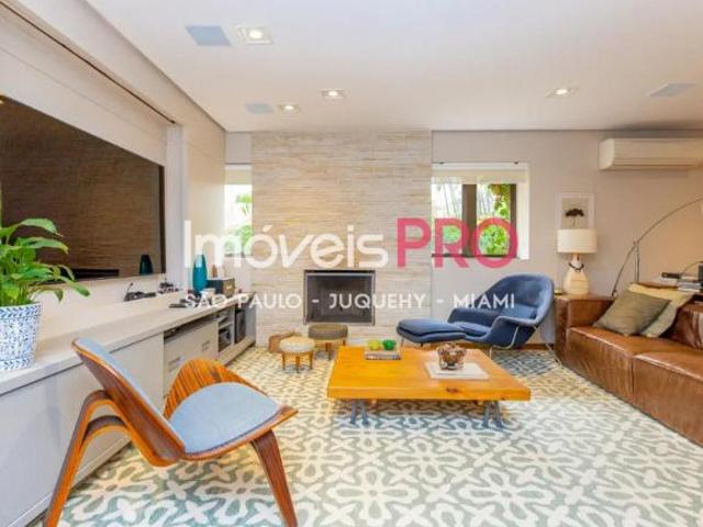 Apto de alto padrão de 218m2 com 3 dorm, todos suites e 3 vagas no Itaim