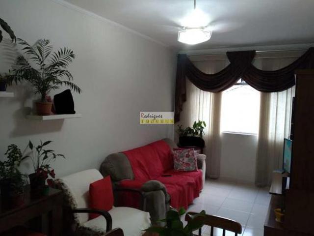 Apto de frente dois dormit+depend com gar. fechada