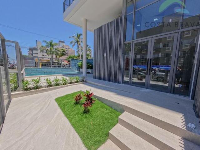 Apto de quinto andar, com linda vista para o mar!