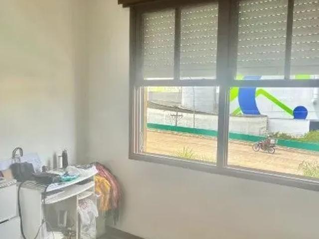 Apto de 02 dorm + dep, 02 banhos, sala, cozinha, área, junto ao viaduto Obirici