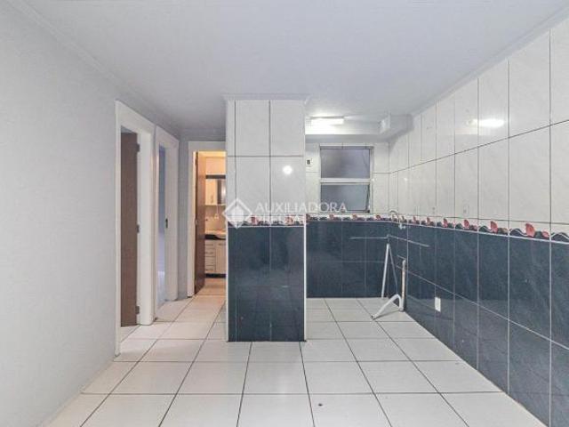 Apto de 02 dormitórios de frente, bem iluminado e arejado
