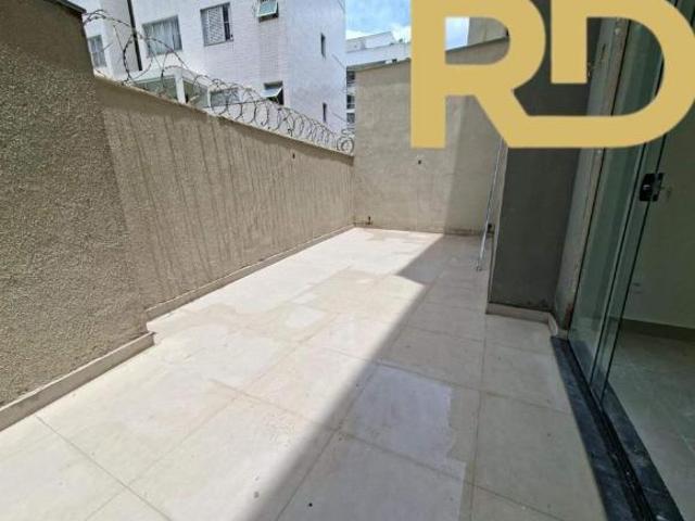 Apto de 03 quartos, com área privativa,3 vagas, elevador a venda no bairro Santa