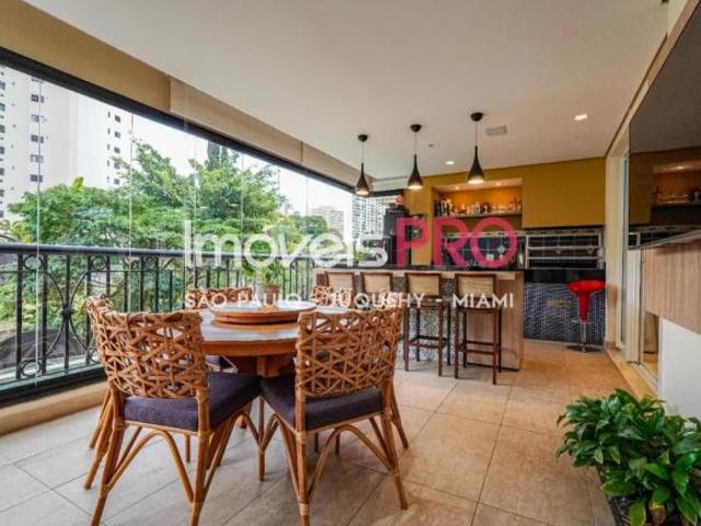 Apto de 245m2 com 4 dorm sendo 3 suites e 4 vagas no Chacara Klabin