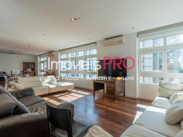 Apto de 292m2 no Jardim Paulista com 3 dorm todos suites e 1 vaga