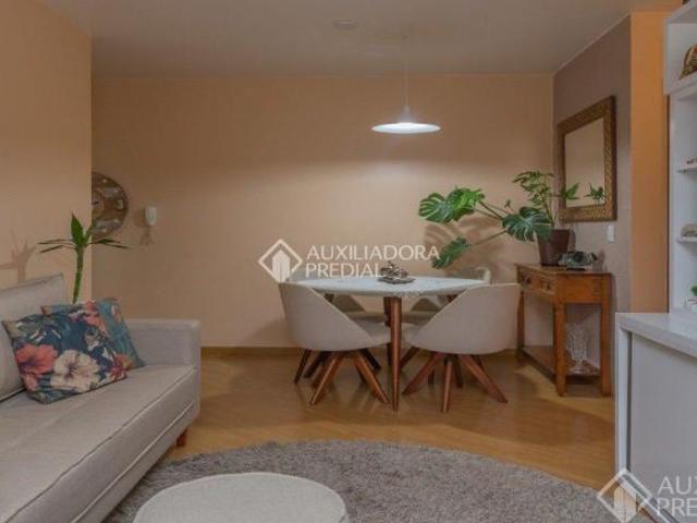 APTO DE 2 DORM, SACADA C CHURR, E GARAGEM