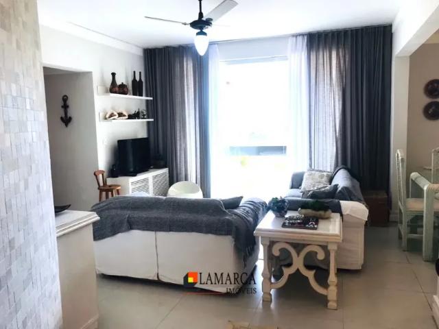 Apto. de 2 dormitorios a venda no Guaruja