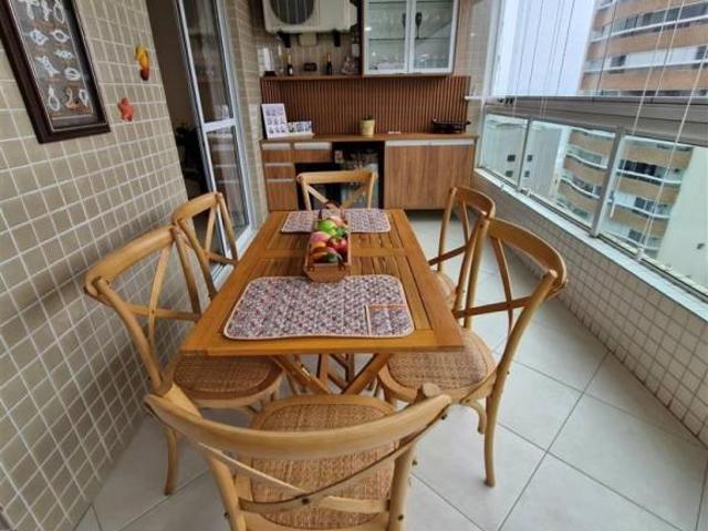 Apto de 3 dorm, c/ 3 SUÍTES, VISTA MAR, AMPLA sacada GOURMET, 3 VAGAS, 177 m² de área útil. Bairro