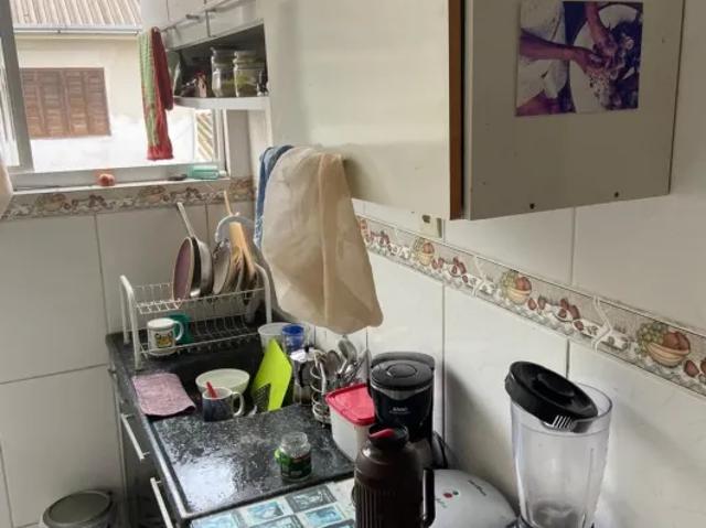 Apto de 3 dorm, dois banheiros, 4 andar, bem conservado, otima localização, perto HPS e HC, 349 mil