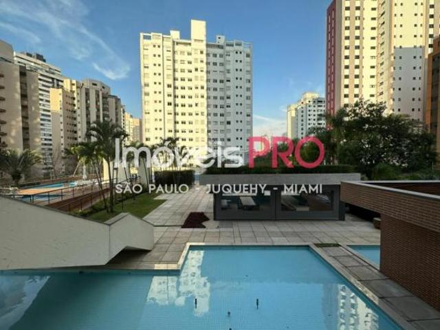 Apto de 5 dorm sendo 4 suites e 6 vagas no Chacara Klabin