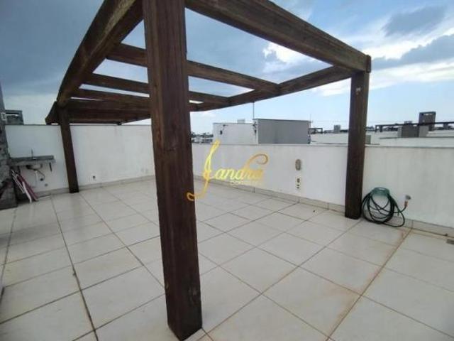 Apto em condomínio fechado com 03 suites mobiliado e decorado
