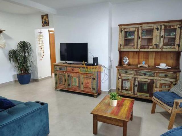 Apto fte praia Pitangueiras, 5 quartos, sacada, 1 vaga